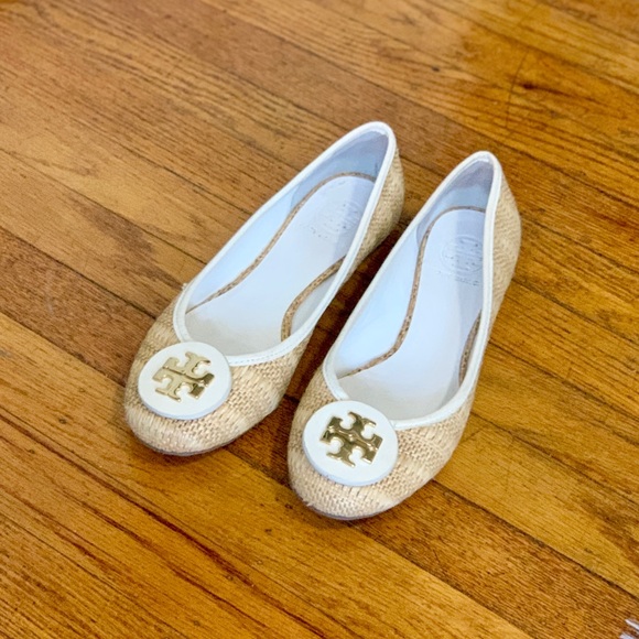 Tory Burch | Shoes | Tory Burch Reva White Straw Flat | Poshmark